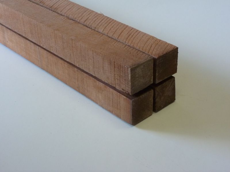Azobé paal 60x60 L=3000 + punt | AZOBE 60X60 X3000